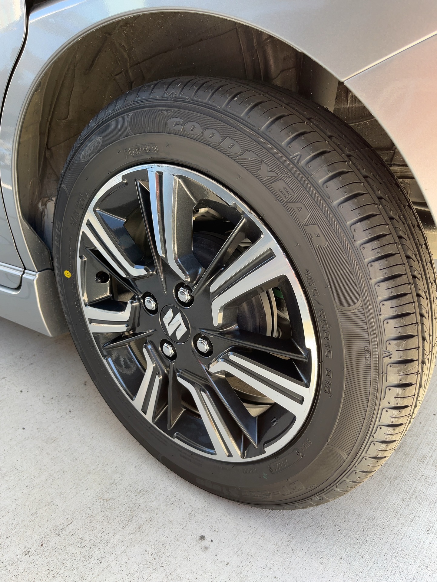 タイヤ交換の儀: 日報